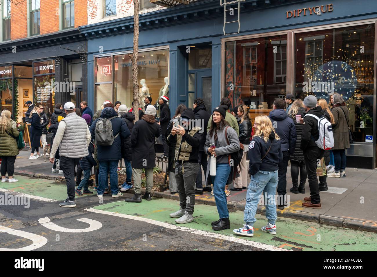 Christmas shopping on trendy Bleecker Street in Greenwich Village in ...