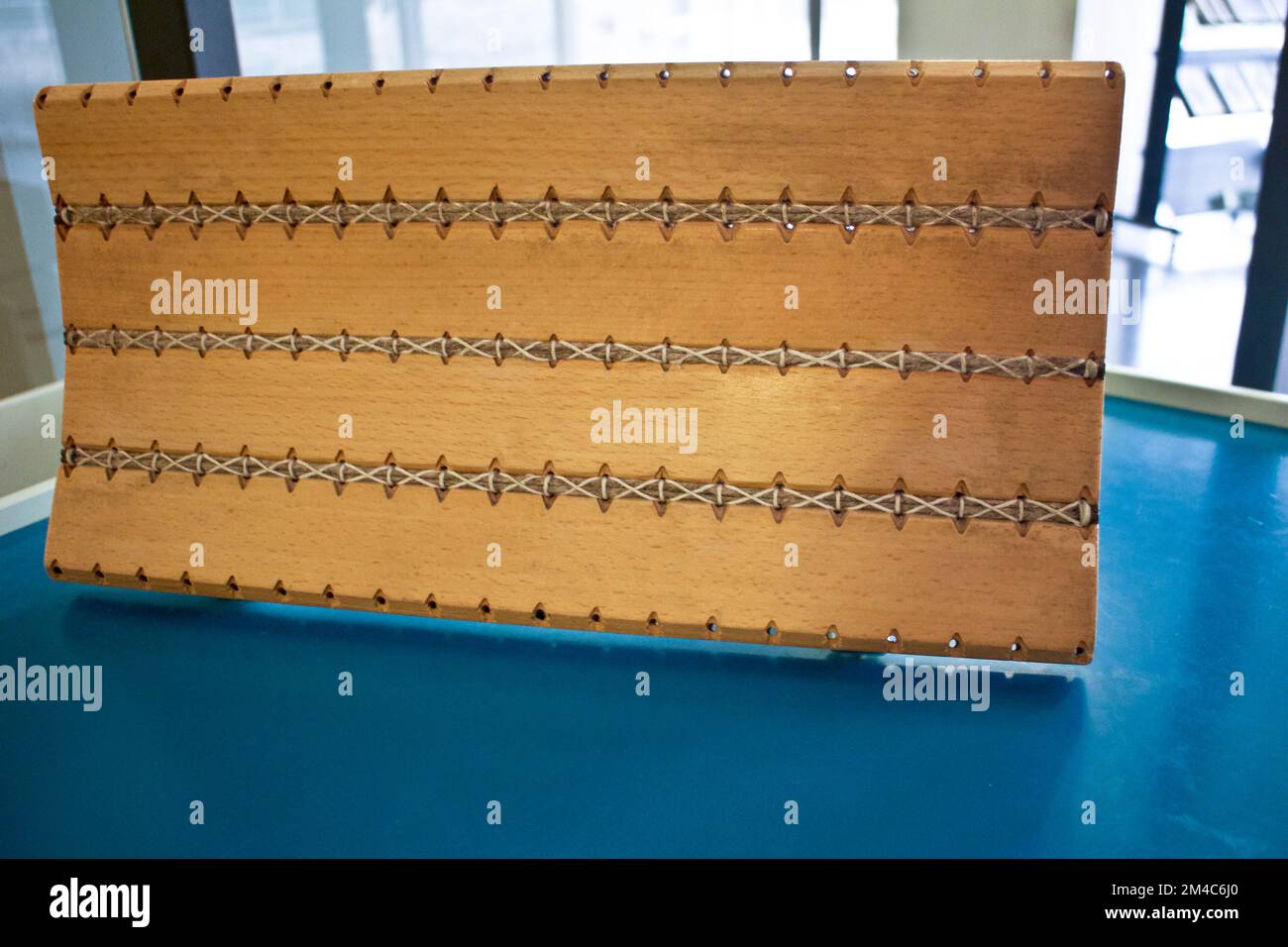 Musée d'Histoire de Marseille : Antique shell assembly (planks sewing ...