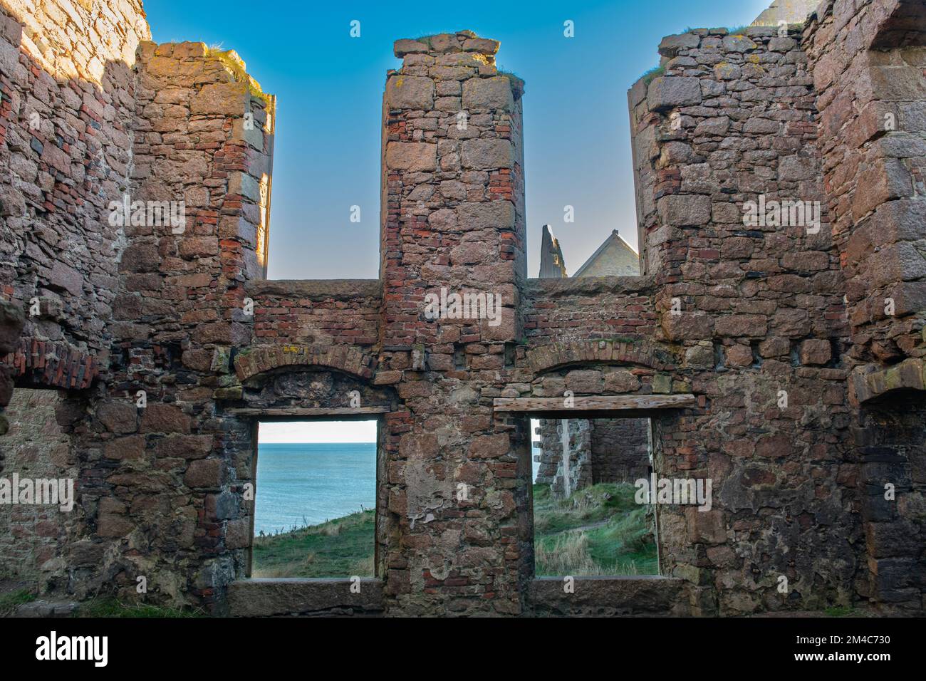 Slains castle aberdeenshire hi-res stock photography and images - Alamy