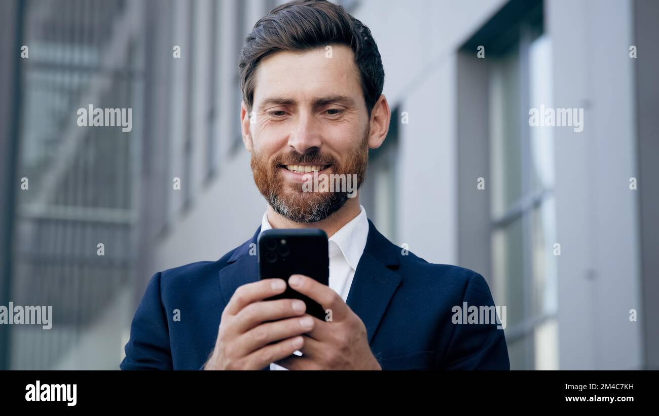 Browsing social hi-res stock photography and images - Alamy