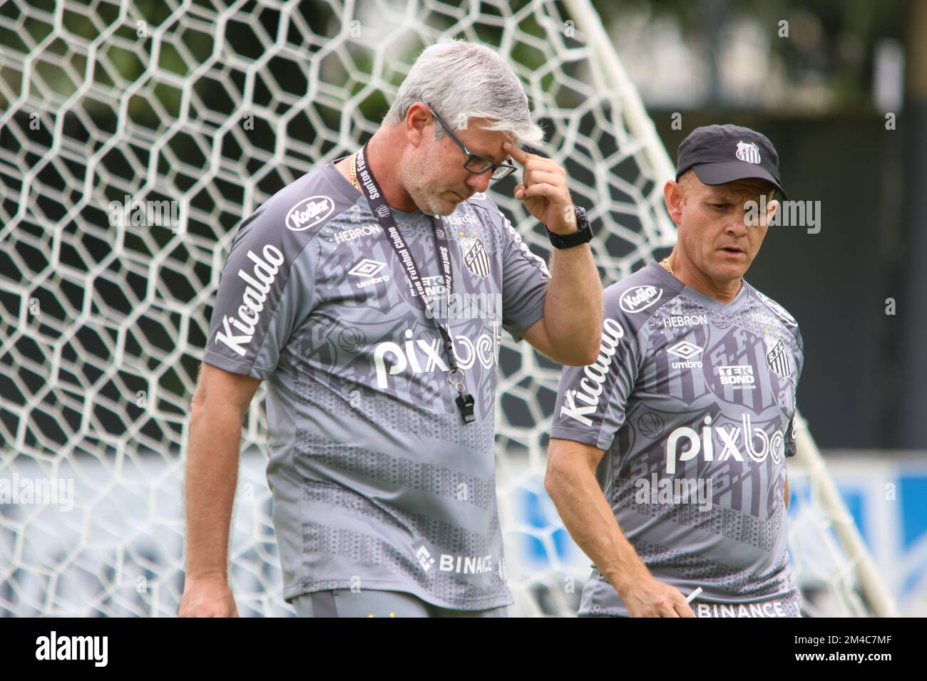 SP - Santos - 12/20/2022 - SANTOS, TRAINING - Santos coach Odair ...