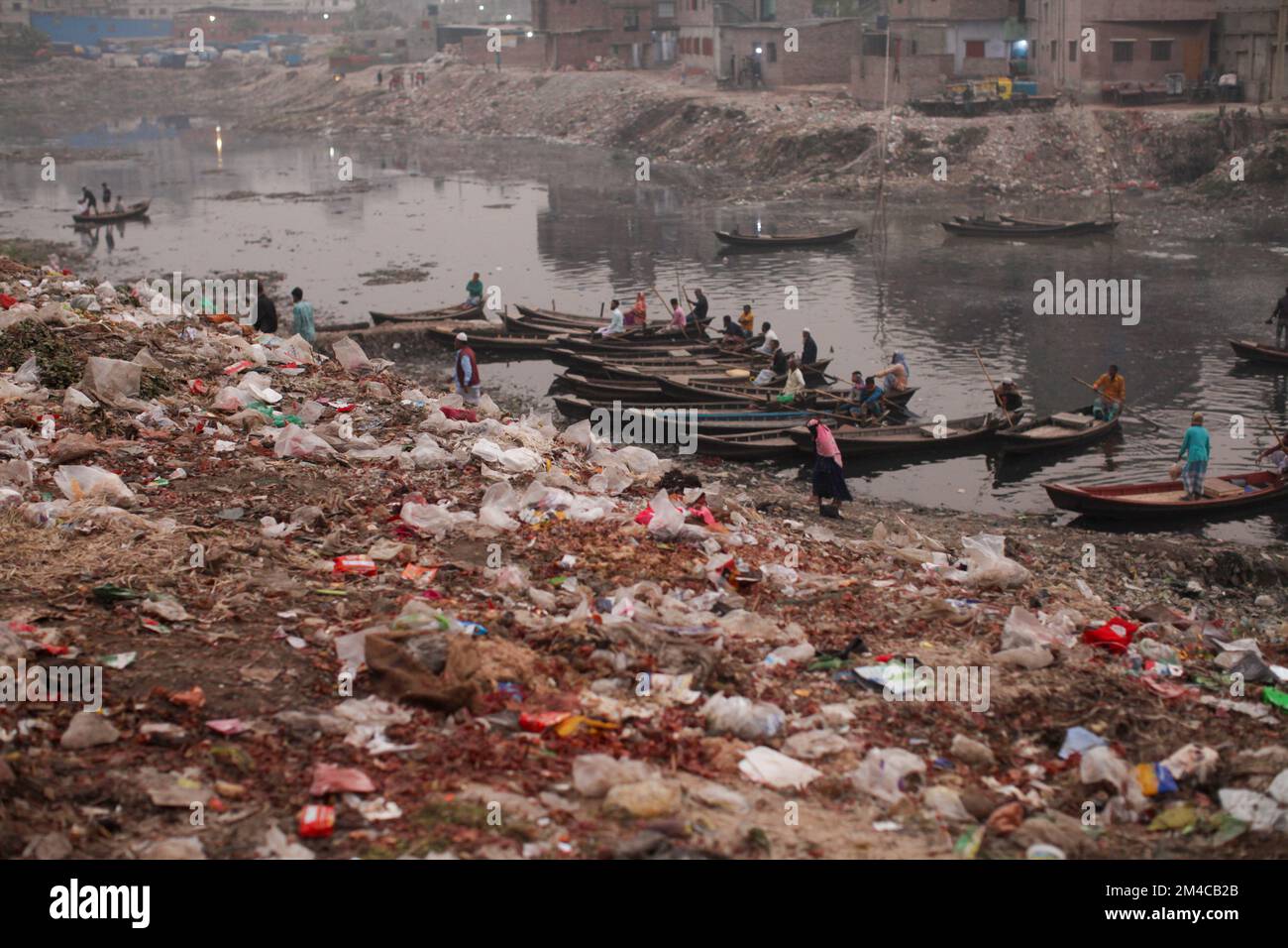 Dhaka, Bangladesh. 20th Dec, 2022. Plastic waste in a polluted branch ...