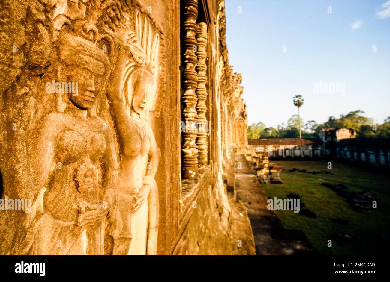Angkor Wat, fascinating rockcarvings Stock Photo - Alamy