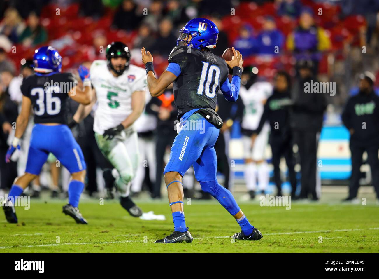 Boise State Broncos quarterback Taylen Green drops back to pass during ...