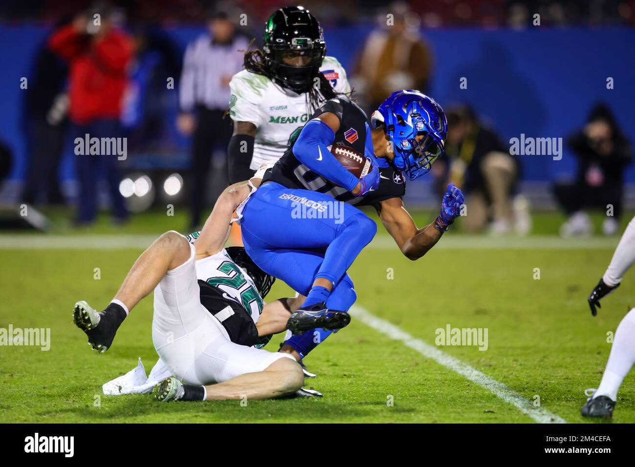 Boise State Broncos wide receiver Eric McAlister (80) refuses to be ...