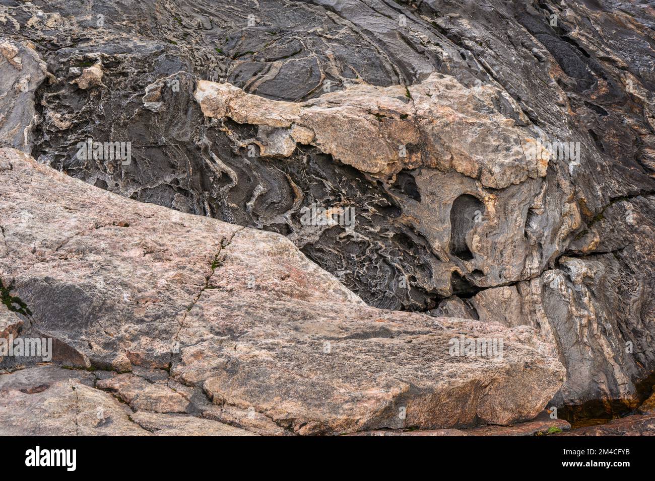 Lake Superior shoreline rocks, Lake Superior Provincial Park, Sand ...