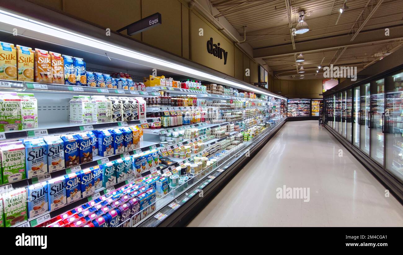 Dairy product shelf hi-res stock photography and images - Alamy