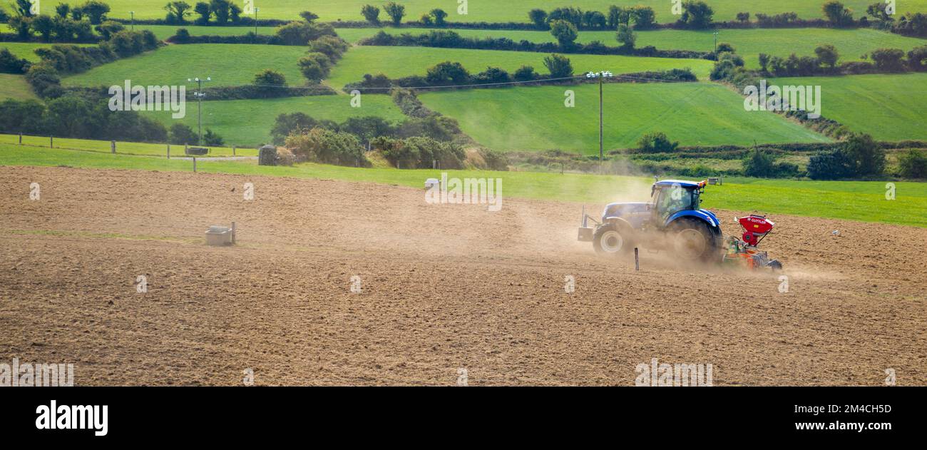Irish tractor hi-res stock photography and images - Alamy