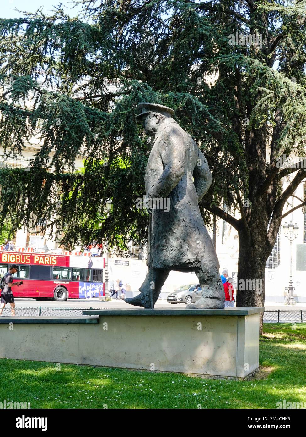 Statue by Jean Cadot, of Sir Winston Churchill, Prime Minister of ...