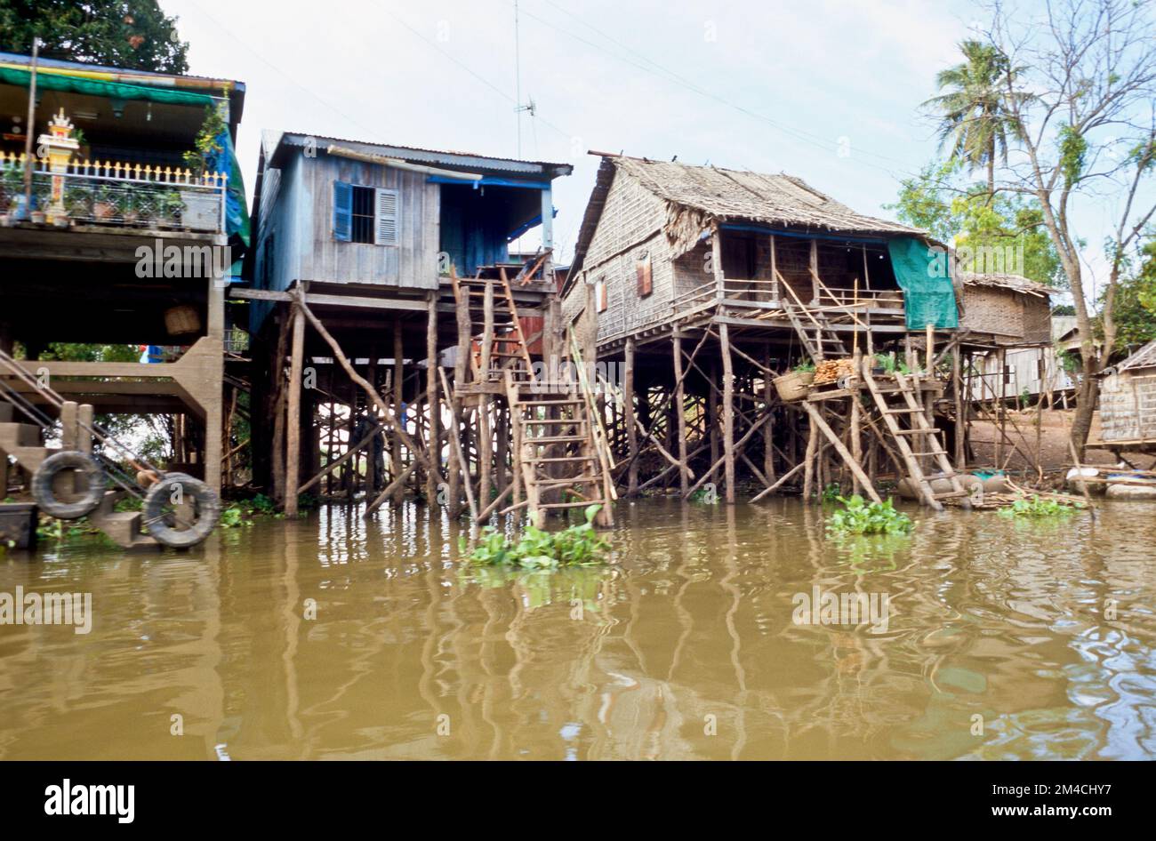 Mainly vietnamese people live in the floating villages along the Tonle ...