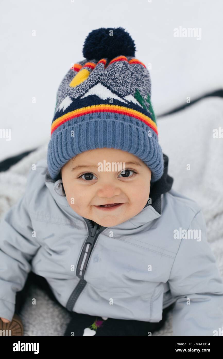 Happy children playing native american hi-res stock photography and ...