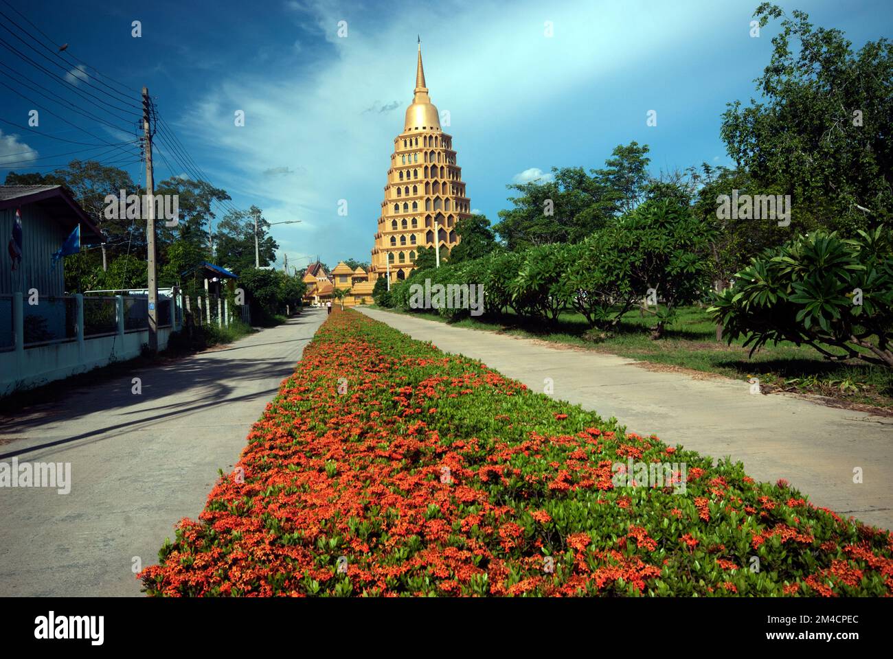 Phra That Chedi Si Pho Thong is a beautiful pagoda, a golden pagoda, 73 ...