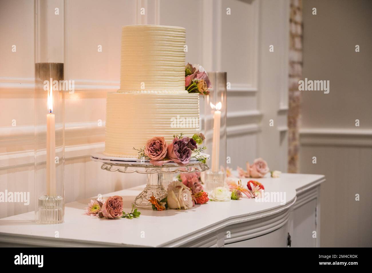 Modern fine dining setup hi-res stock photography and images - Alamy