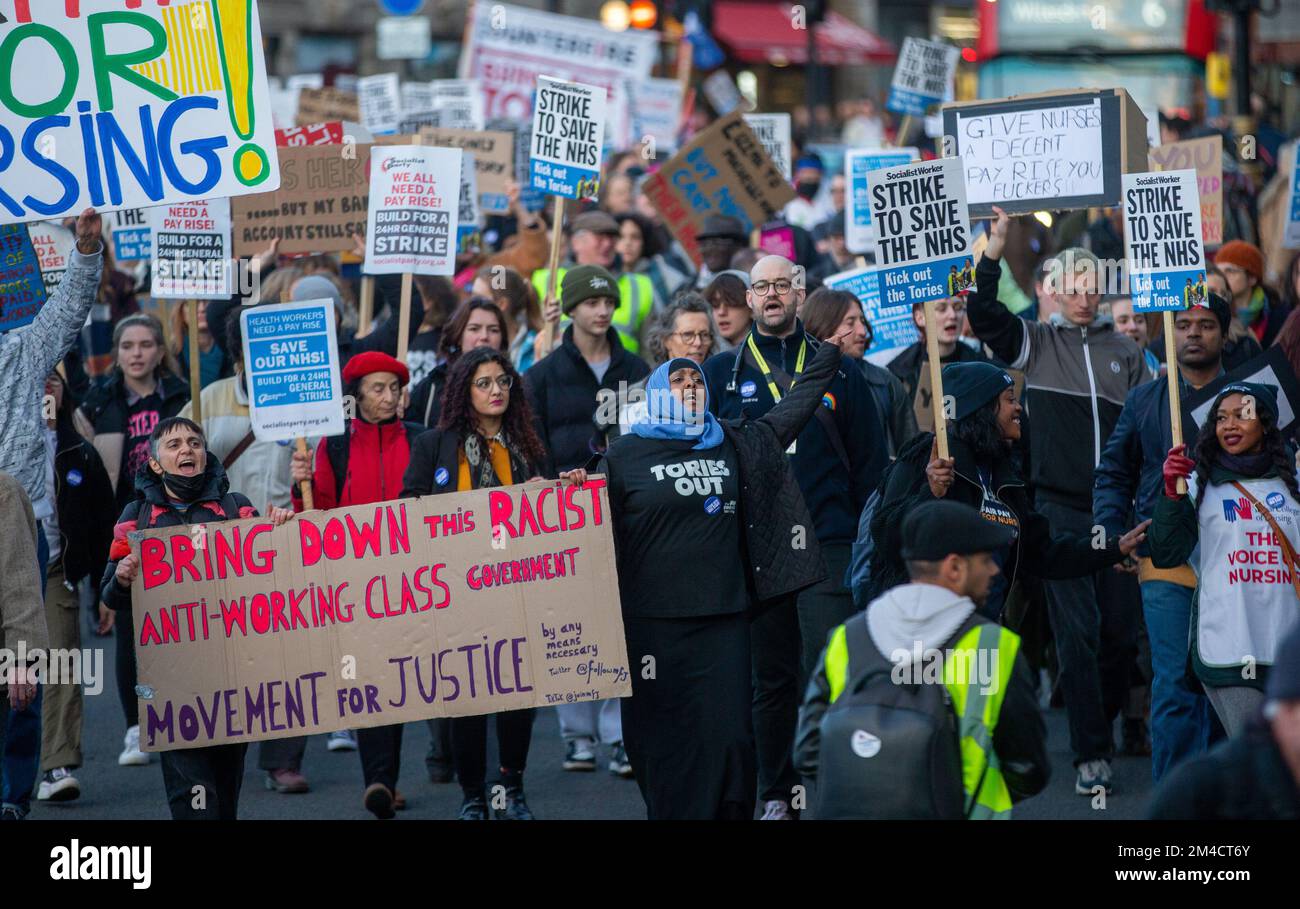 London, England, UK. 20th Dec, 2022. NhS staff march to Downing Street ...