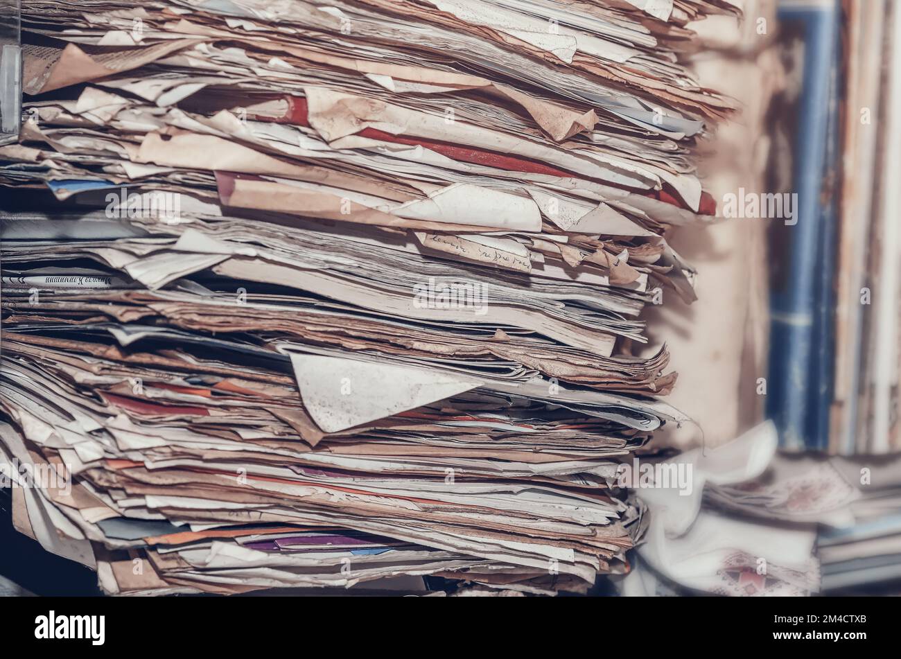 Shelf pile documents hi-res stock photography and images - Alamy