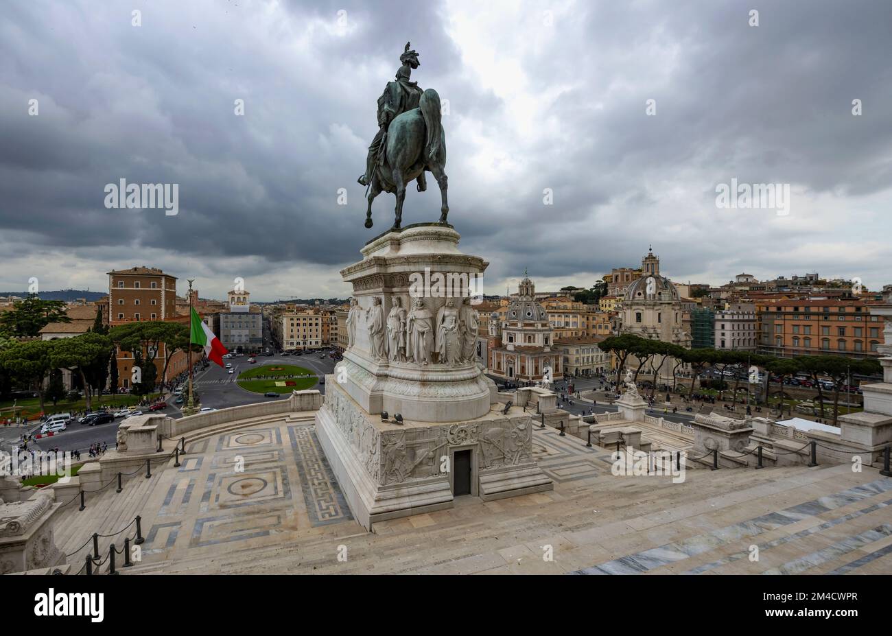 Vittorio Emmanuel monument in Rome Stock Photo - Alamy