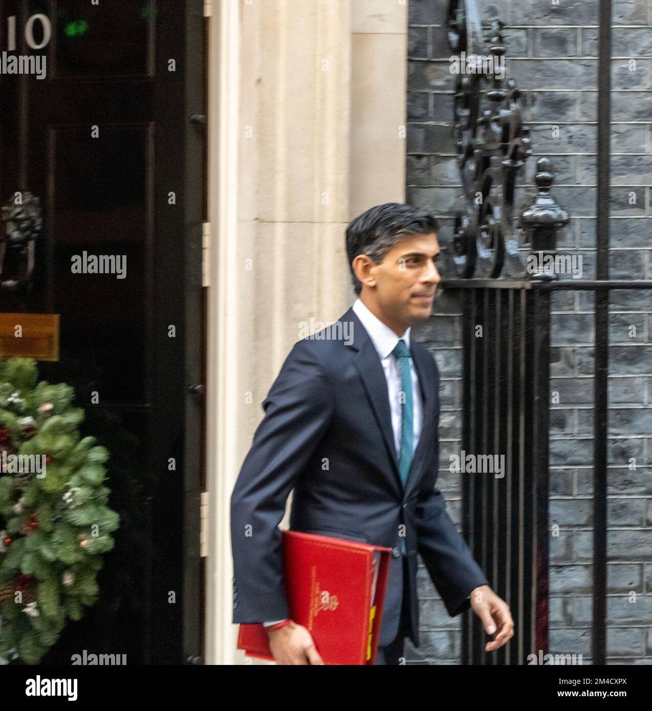 London, UK. 20th Dec, 2022. Rishi Sunak, Prime Minister, leaves 10 ...