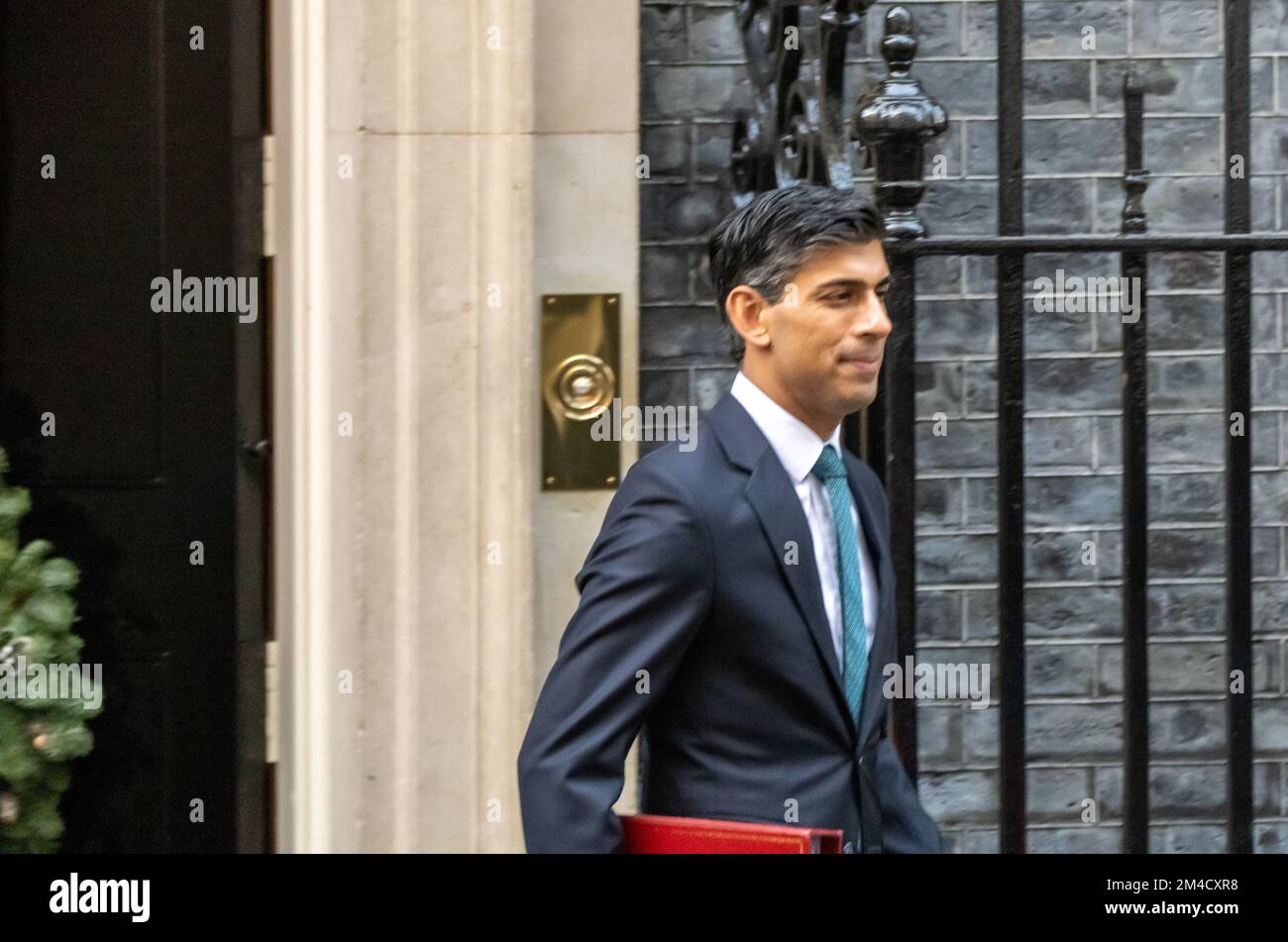 London, UK. 20th Dec, 2022. Rishi Sunak, Prime Minister, leaves 10 ...