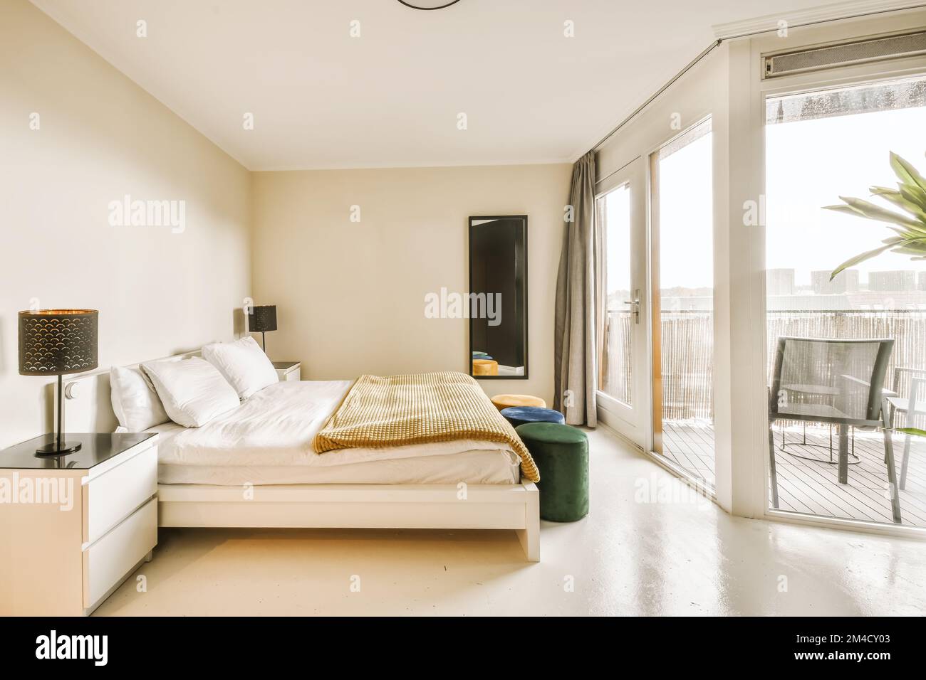 Sliding bed hi-res stock photography and images - Alamy