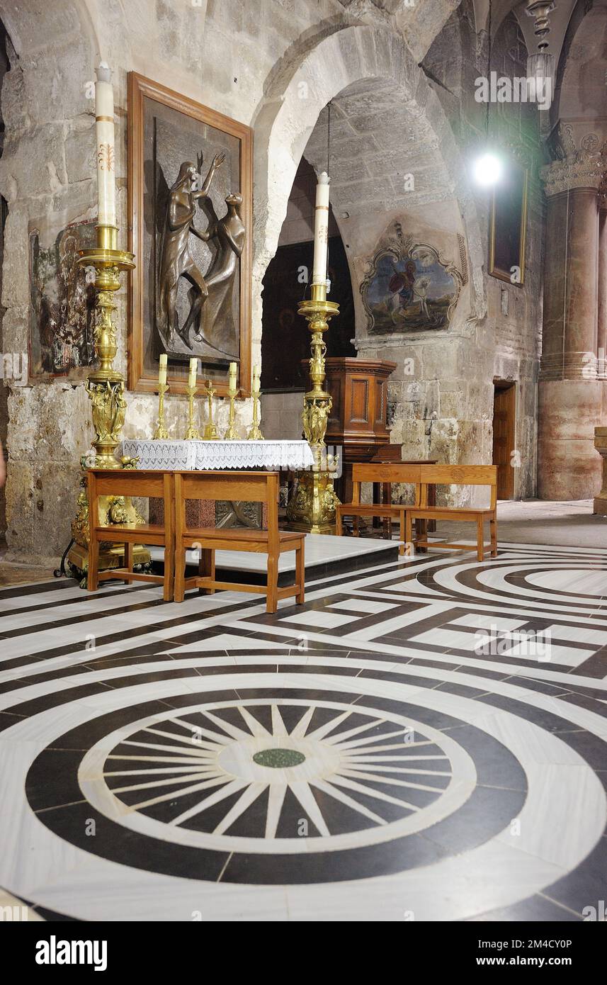 Church of the Holy Sepulchre, the main Christian shrine in Jerusalem ...