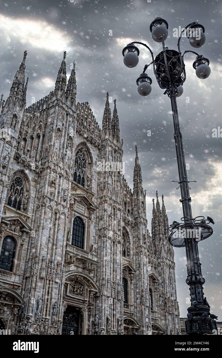 The famous cathedral of Milan, Italy during a snowfall Stock Photo - Alamy