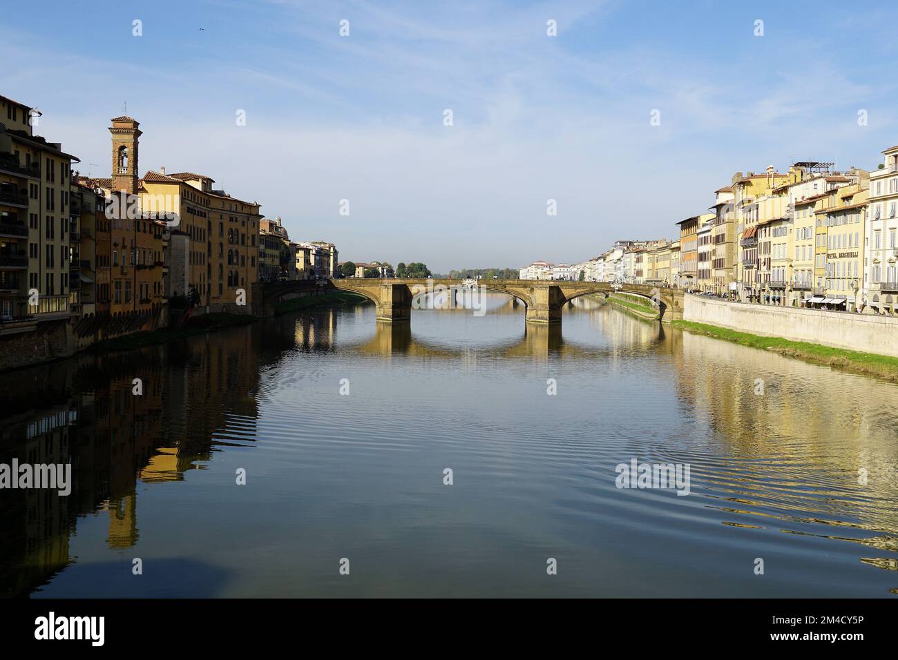 Ponte Santa Trinita, Holy Trinity Bridge, Arno river, Firenze, Florence ...