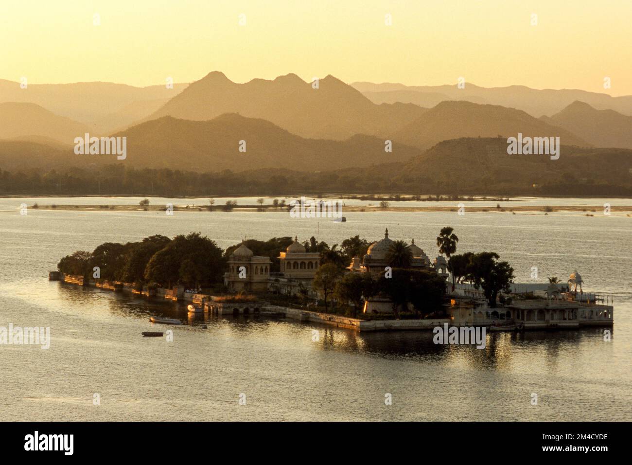 Jag Mandir on Lake Pichola, one of the most beautiful palaces in ...