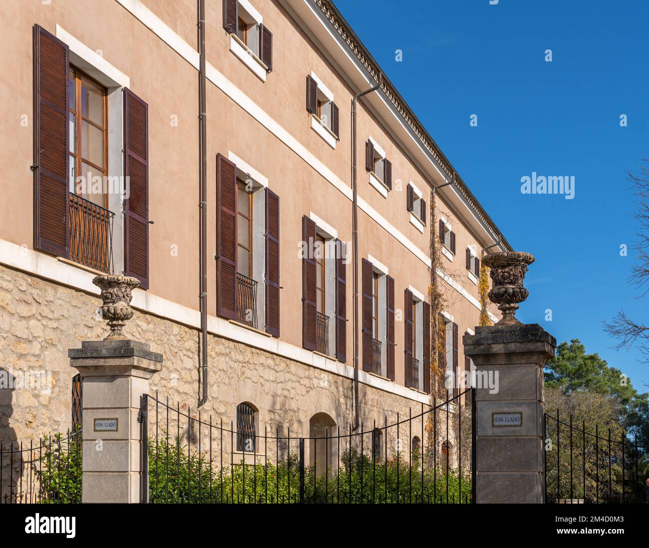 Uib logo hi-res stock photography and images - Alamy