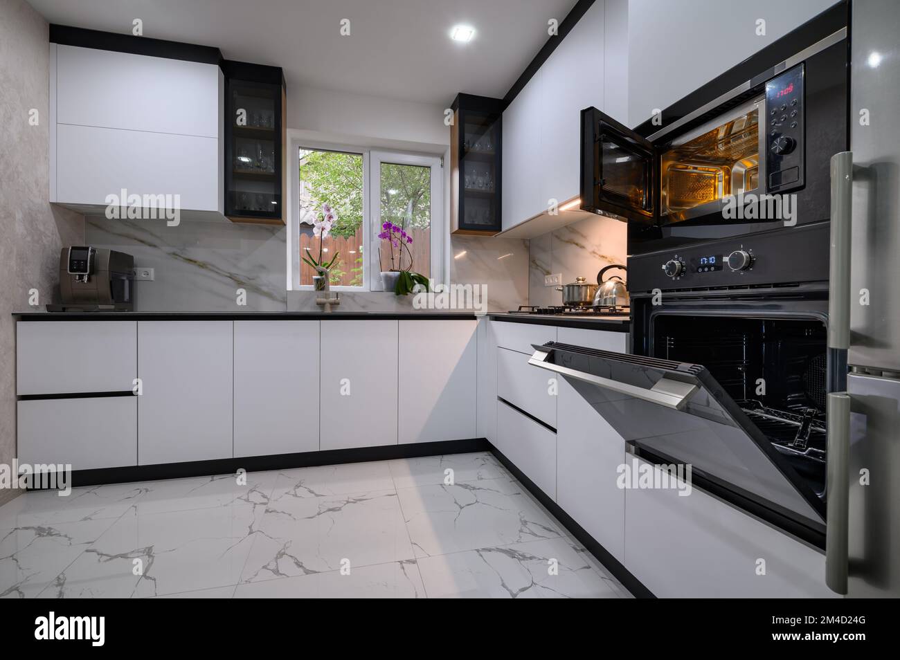 Sleek kitchen countertops hi-res stock photography and images - Alamy