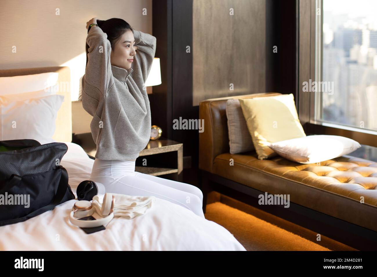 Women getting ready to go out hi-res stock photography and images - Alamy