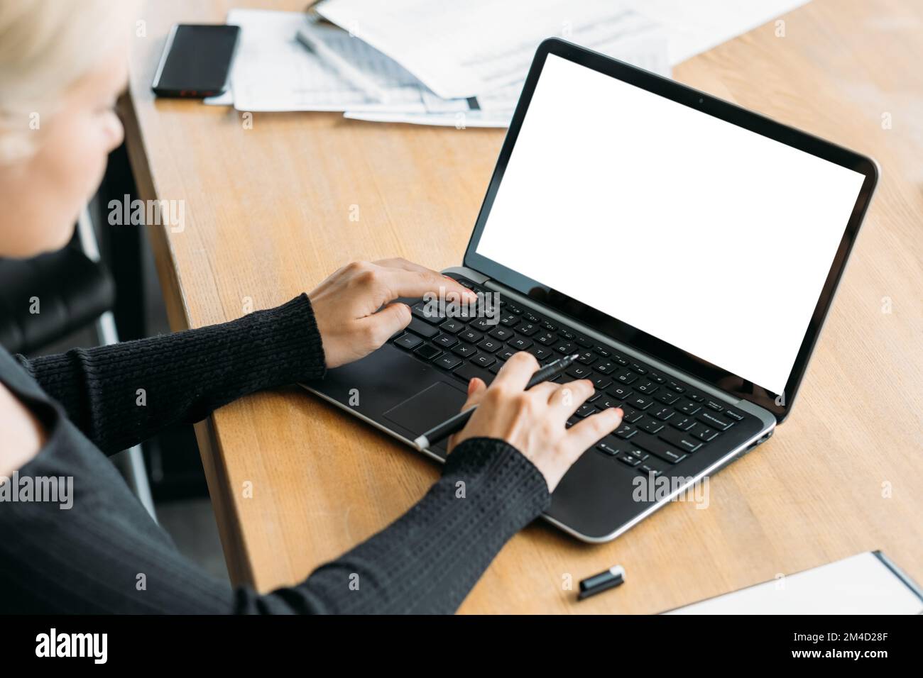 Network typing hi-res stock photography and images - Alamy