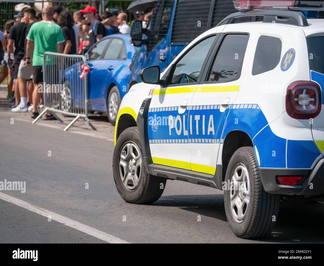 Politia rutiera directing traffic hi-res stock photography and images ...