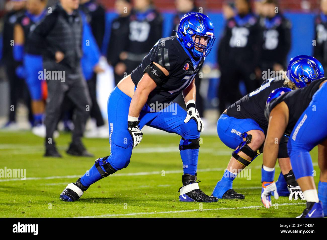 Boise State Broncos right tackle Cade Beresford (71) gets warmed up ...