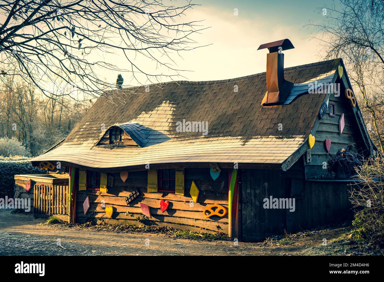 Fairy tale cottage hi-res stock photography and images - Alamy