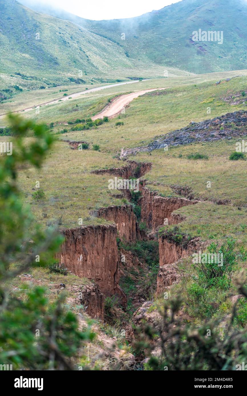 Land seismic hi-res stock photography and images - Alamy