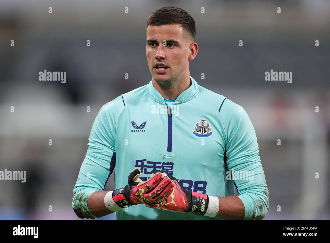 Karl Darlow #26 of Newcastle United during the pre-game warmup ahead of ...