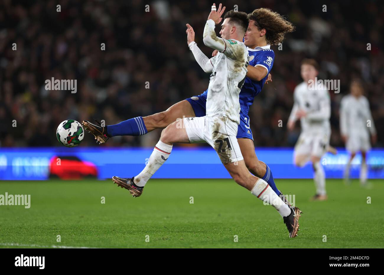 Mk dons daniel harvie hi-res stock photography and images - Alamy