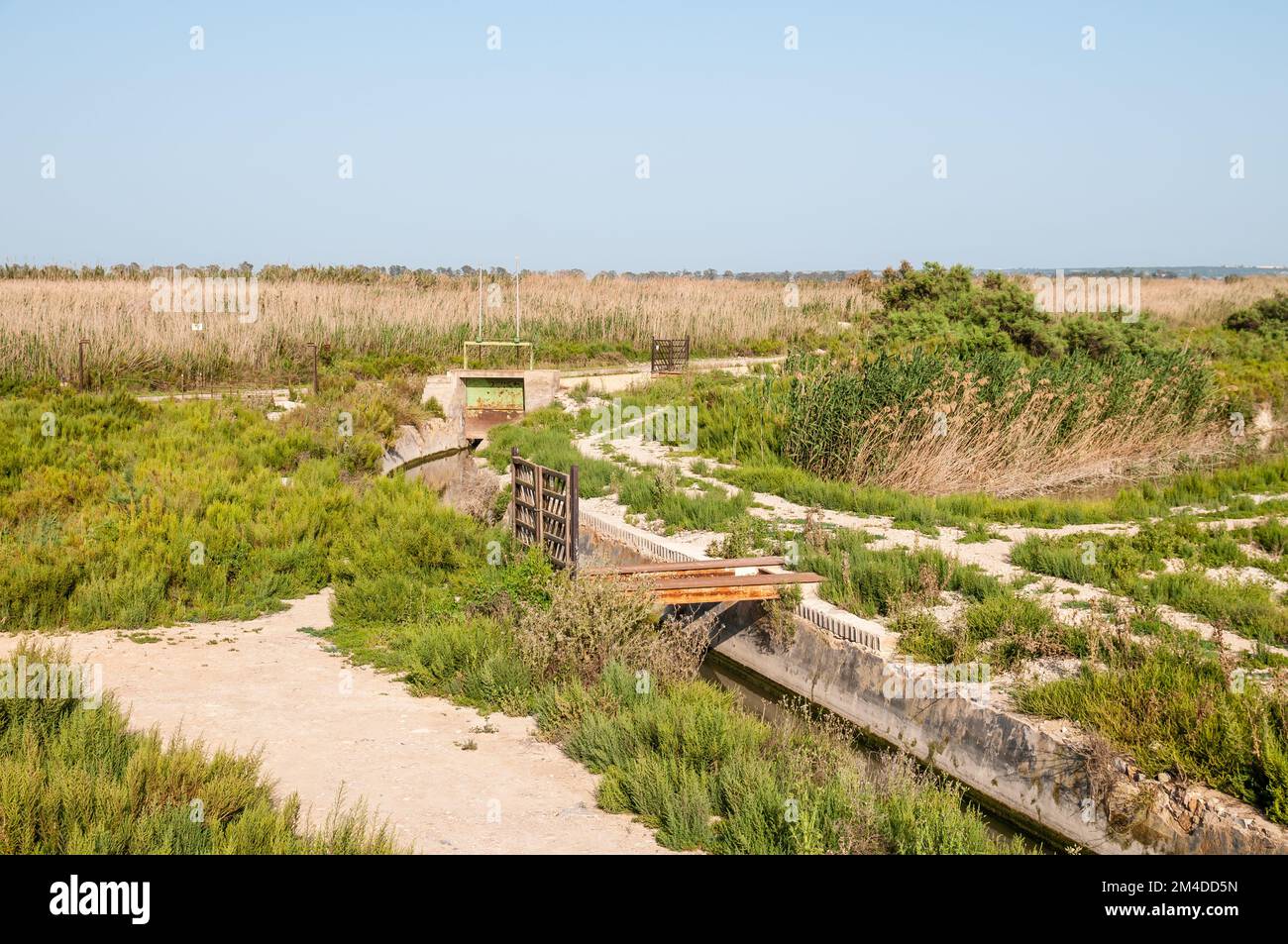 Sluice Gate Mechanism, metal mechanism for raising the gate valves on ...