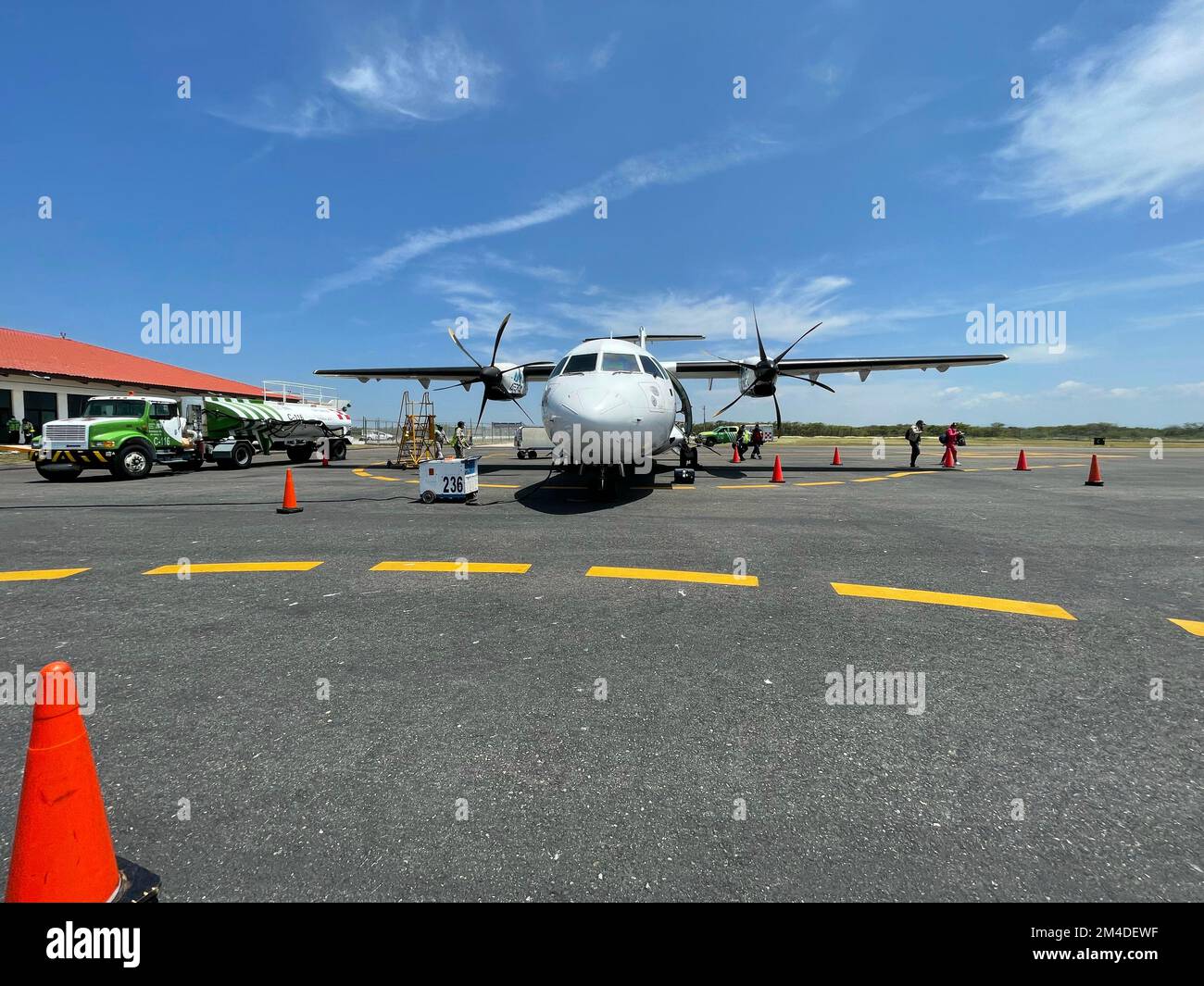 Aerolinea de mexico hi-res stock photography and images - Alamy