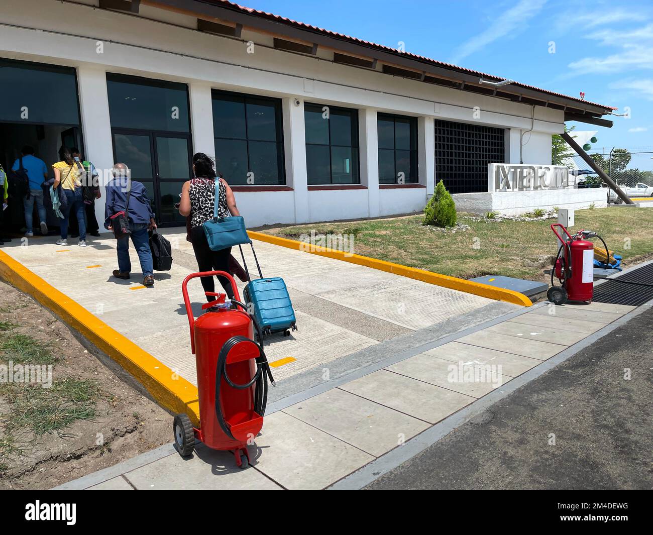 Aerolinea de mexico hi-res stock photography and images - Alamy