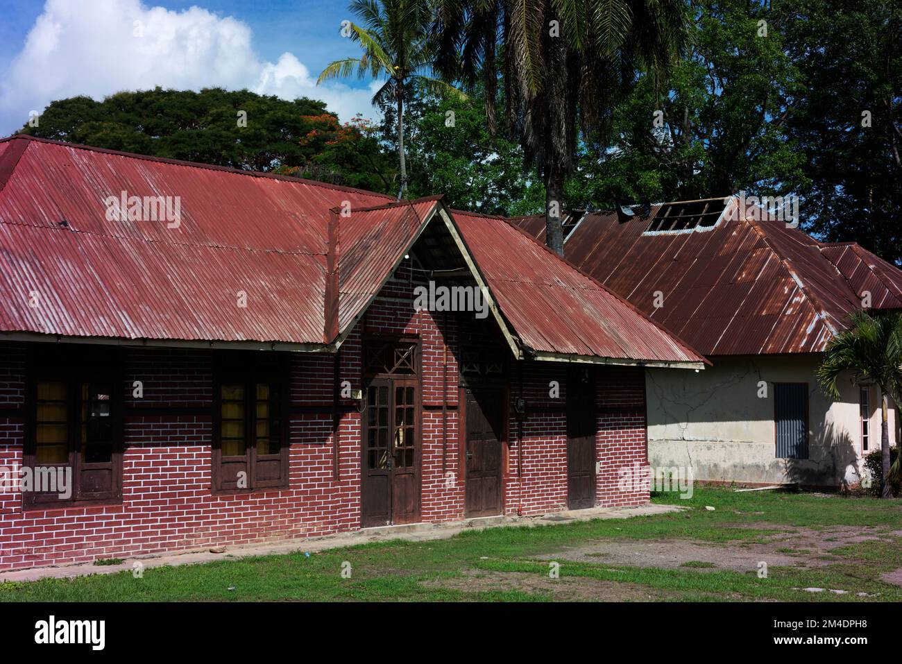 Colonial (Dutch) buildings in disrepair in Kefamenanu Stock Photo - Alamy
