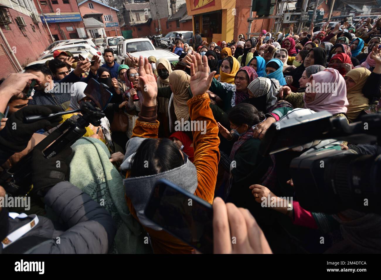 India protest child labor hi-res stock photography and images - Alamy