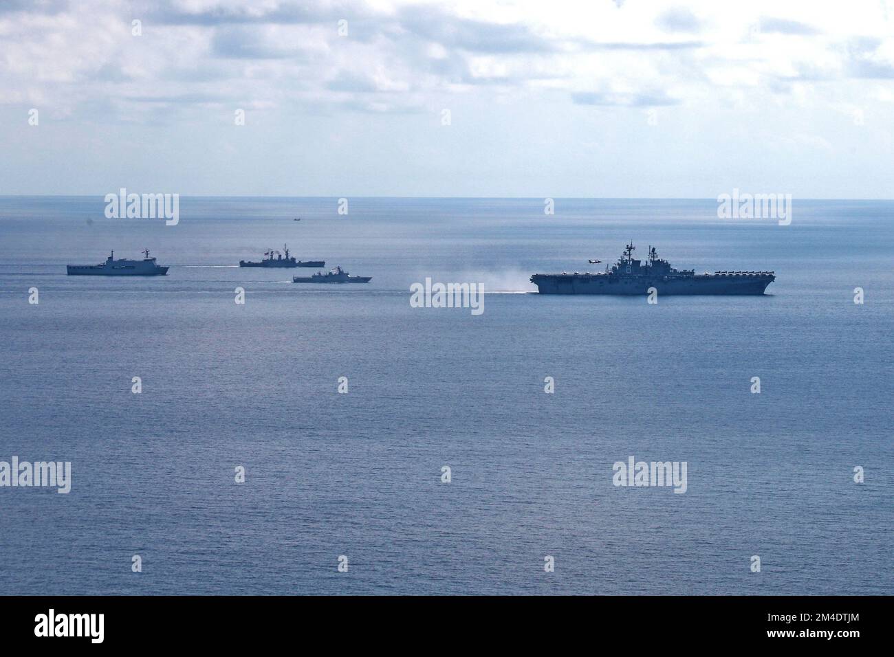 PACIFIC OCEAN (Dec. 18, 2022) – A U.S. Marine Corps F-35B Lightning II ...