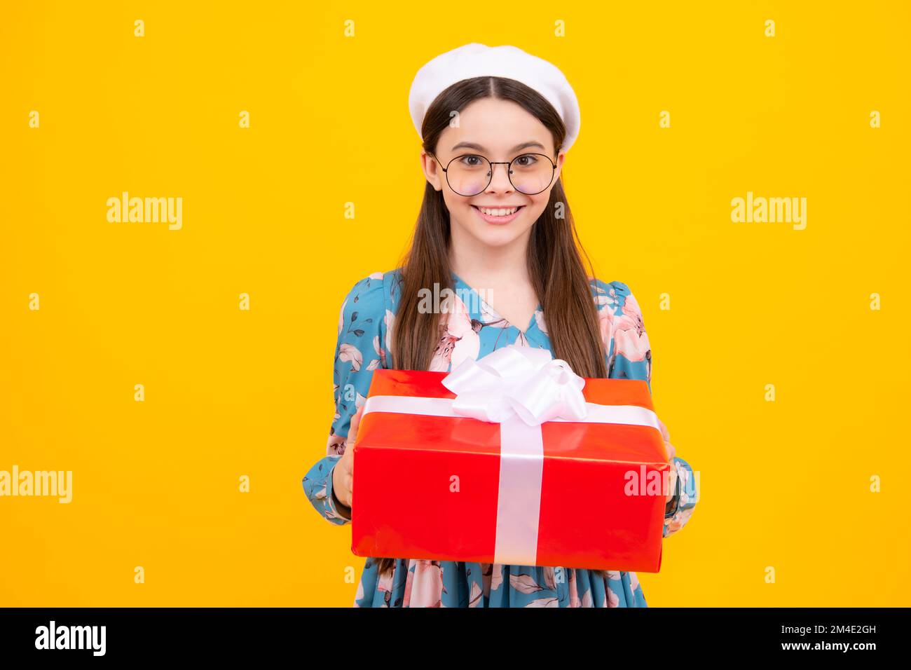Teenager girl with present gift. Greeting and gifting Stock Photo - Alamy
