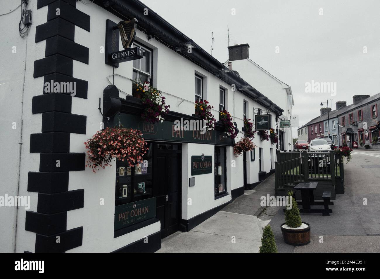 A beautiful cottage in the village of Cong in Ireland Stock Photo - Alamy