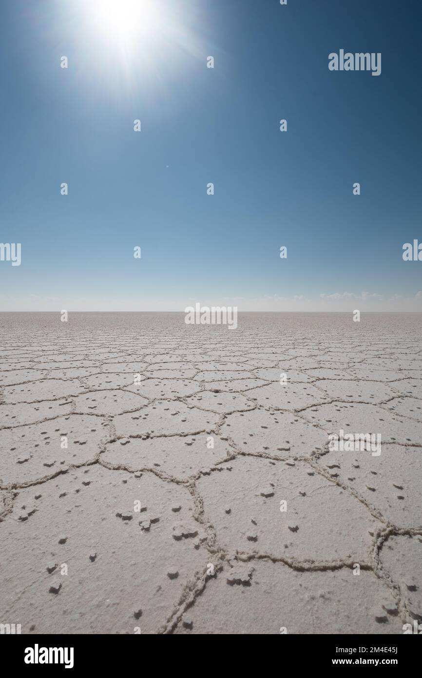 landscape with desert floor on a sunny day, horizon between earth and ...
