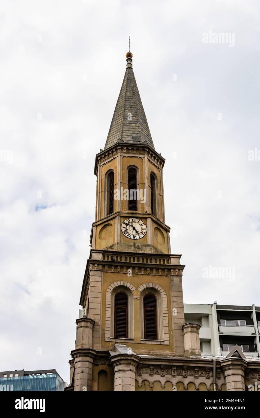The city of Bucharest, architecture and old buildings in Bucharest ...