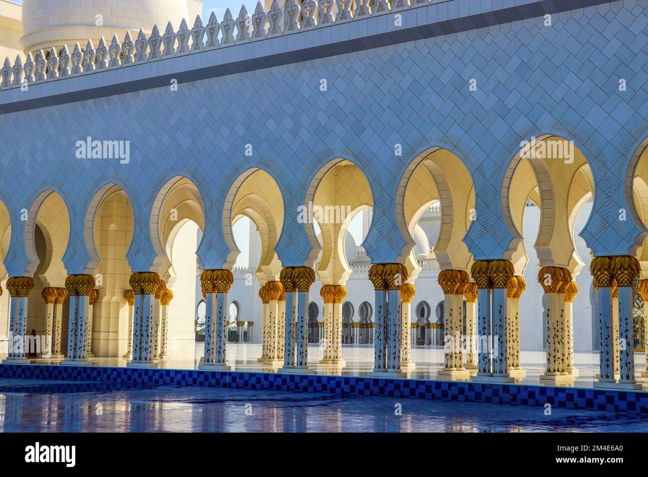 The architectural details of a mosque Stock Photo - Alamy