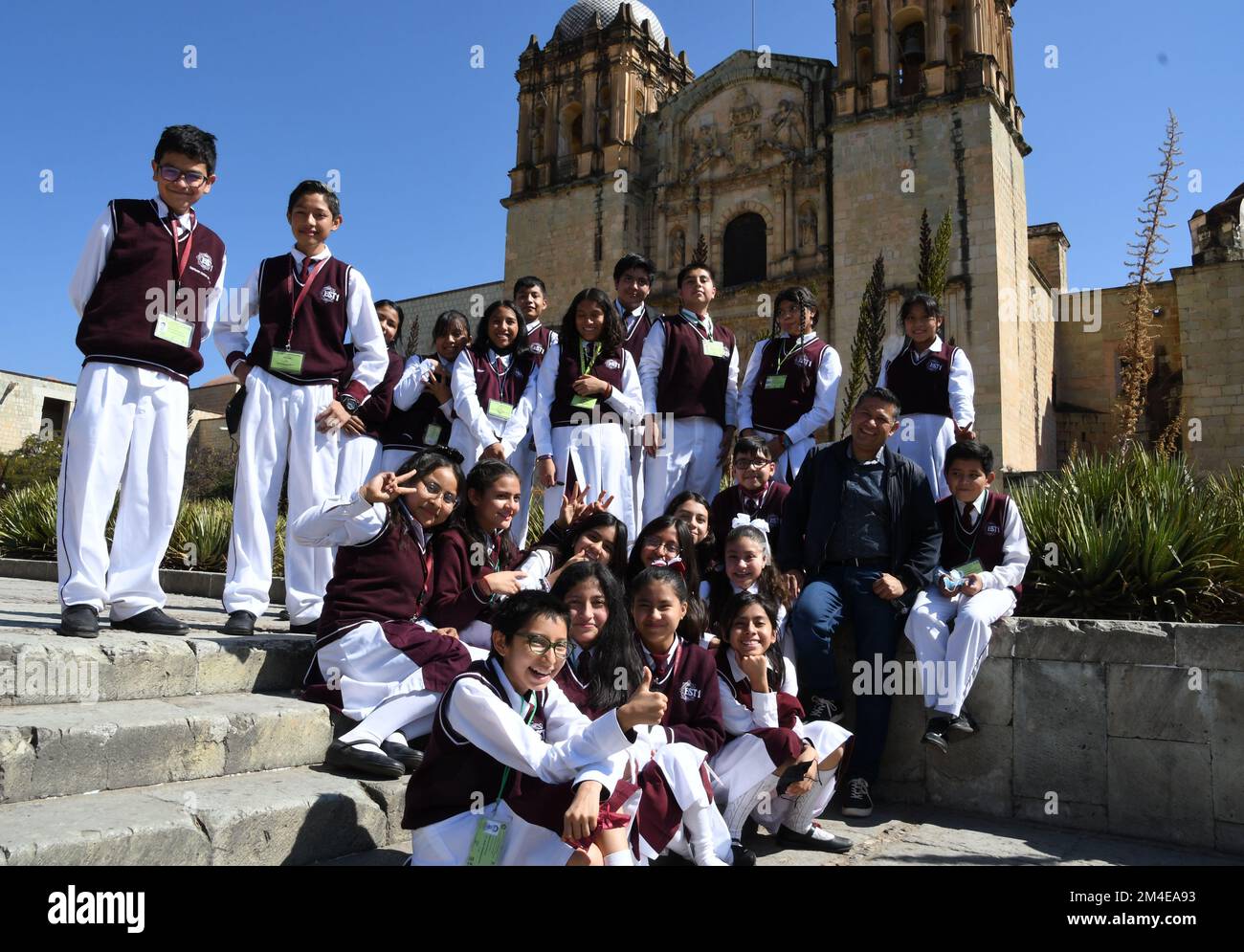 Oaxaca, Oaxaca, USA. 5th Dec, 2022. School children pose for a class ...