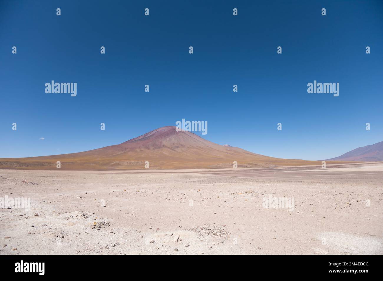 desert nature wallpaper, background a mountain and sky with clouds ...